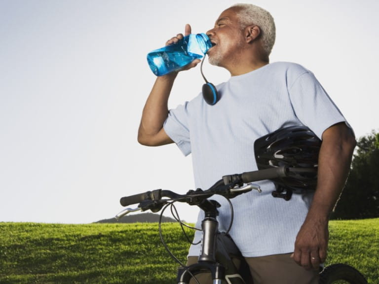 How to stay hydrated exercising - and the signs you're not drinking enough